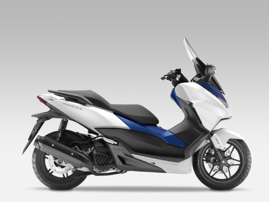 2015 Honda Forza 125 Matt Pearl Cool White with Blue_1 – CPU Hunter